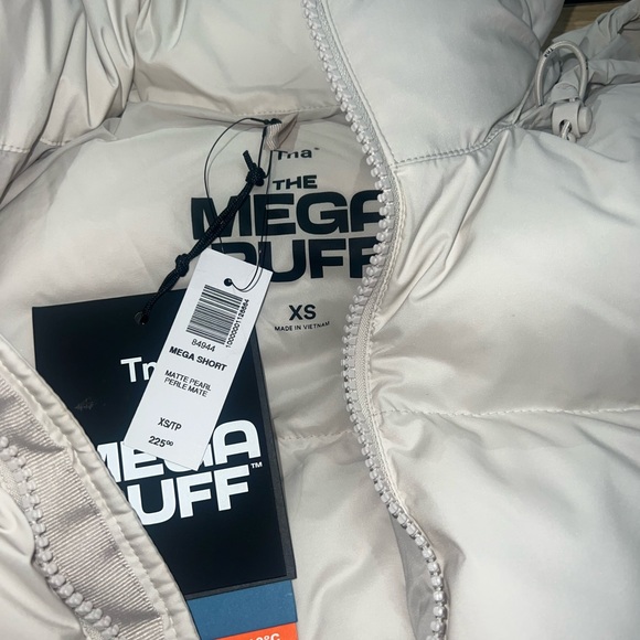 Aritzia | Jackets & Coats | Aritzia Mega Puff Jacket | Poshmark